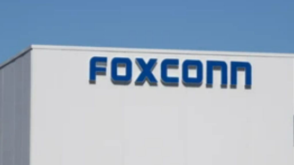 Massive Foxconn iPhone Factory in China Shaken by New Labor Unrest ...